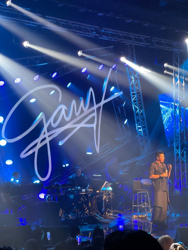 Gary V Back at the Museum: Gary V and his time machine – HYPE MANIA