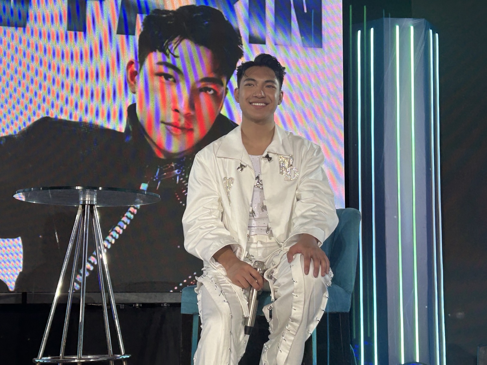 Darren celebrates 11th anniversary with new album ‘Ikaw Pa Rin’ – HYPE ...